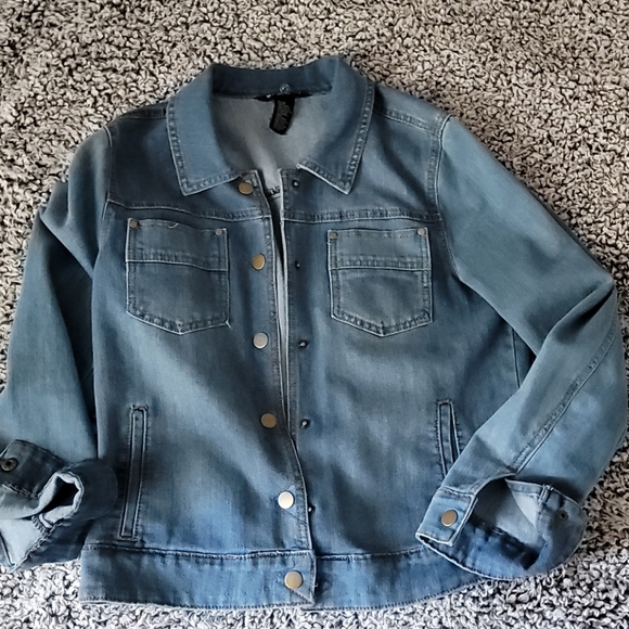 Baccini | Jackets & Coats | Baccini Jean Jacket Medium | Poshmark